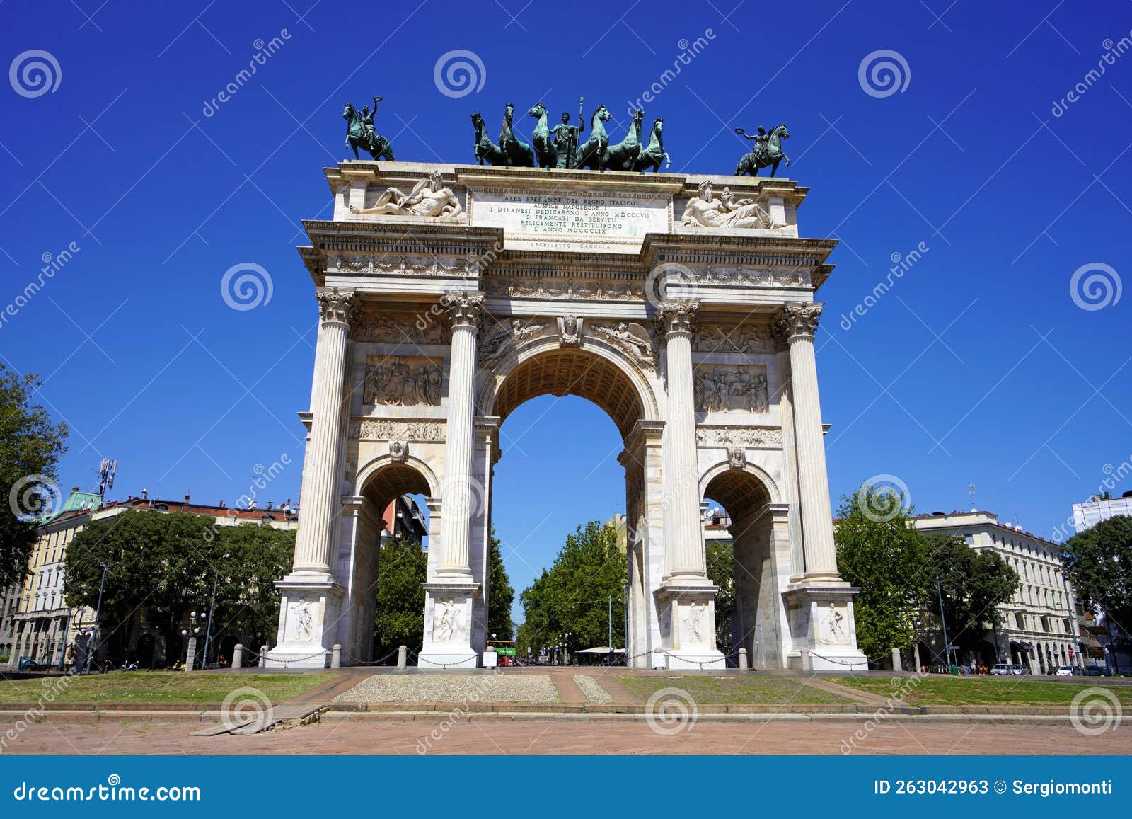 MILAN, ITALY - AUGUST 13, 2022: Triumphal Arch of the Peace in Milan ...