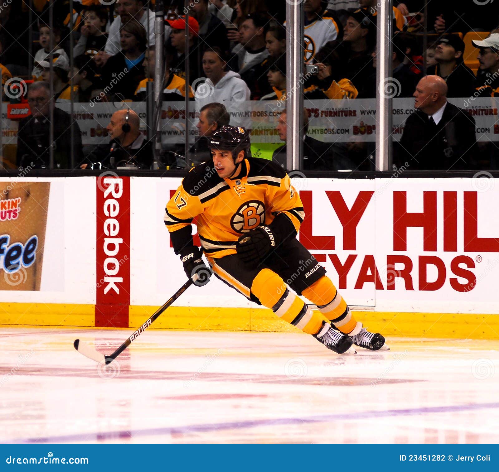 Milan Lucic Boston Bruins redactionele fotografie. Image of milaan ...