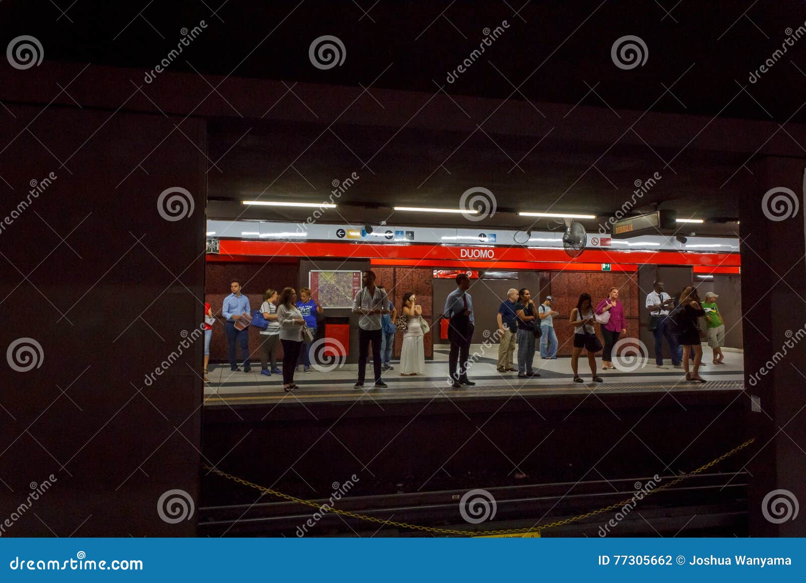 Milan Subway editorial photography. Image of commute - 77305662