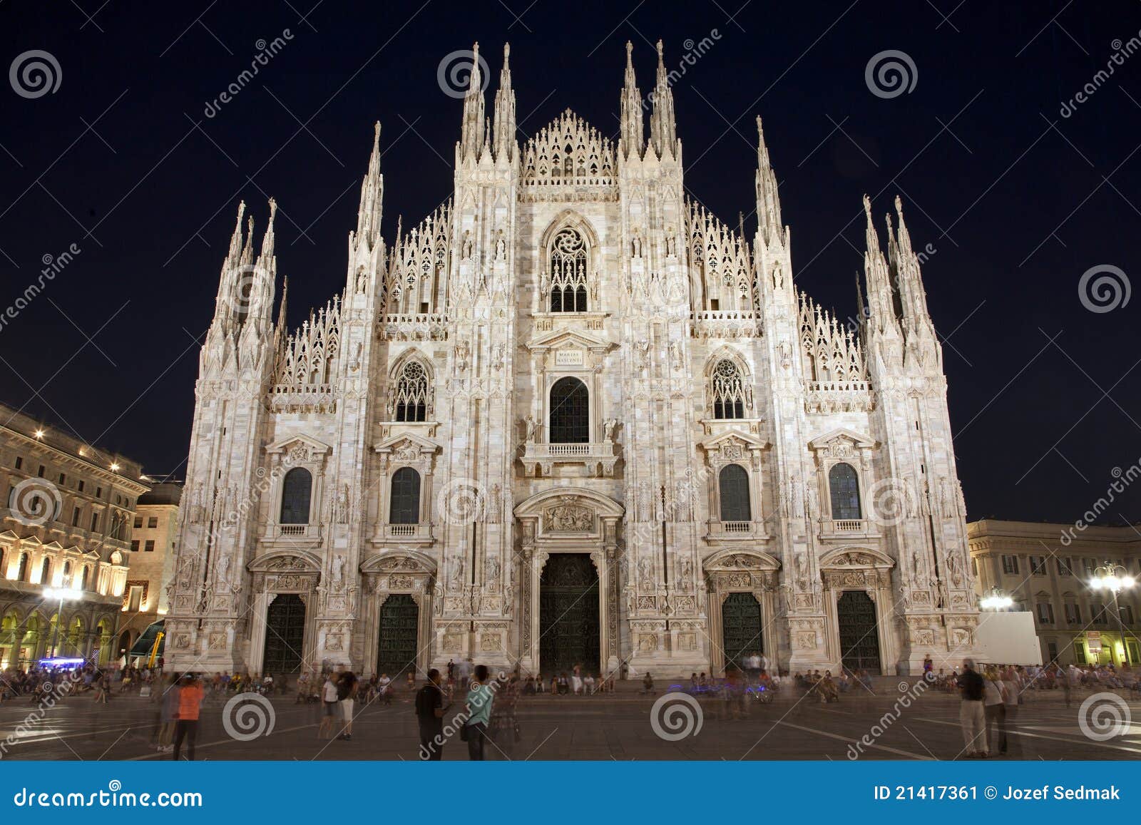 Milano - Duomo - Cattedrale Alla Notte Immagine Stock - Immagine di ...
