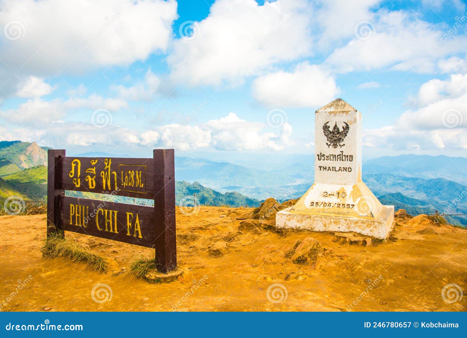 Milestone on Phu Chi Fa editorial photography. Image of mount - 246780657