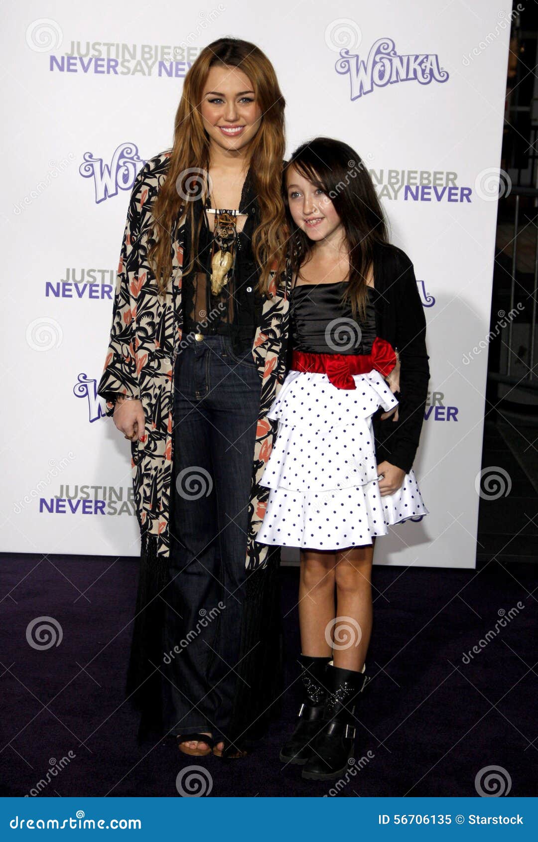 Miley Cyrus y Noah Cyrus imagen editorial. Imagen de cirus - 56706135