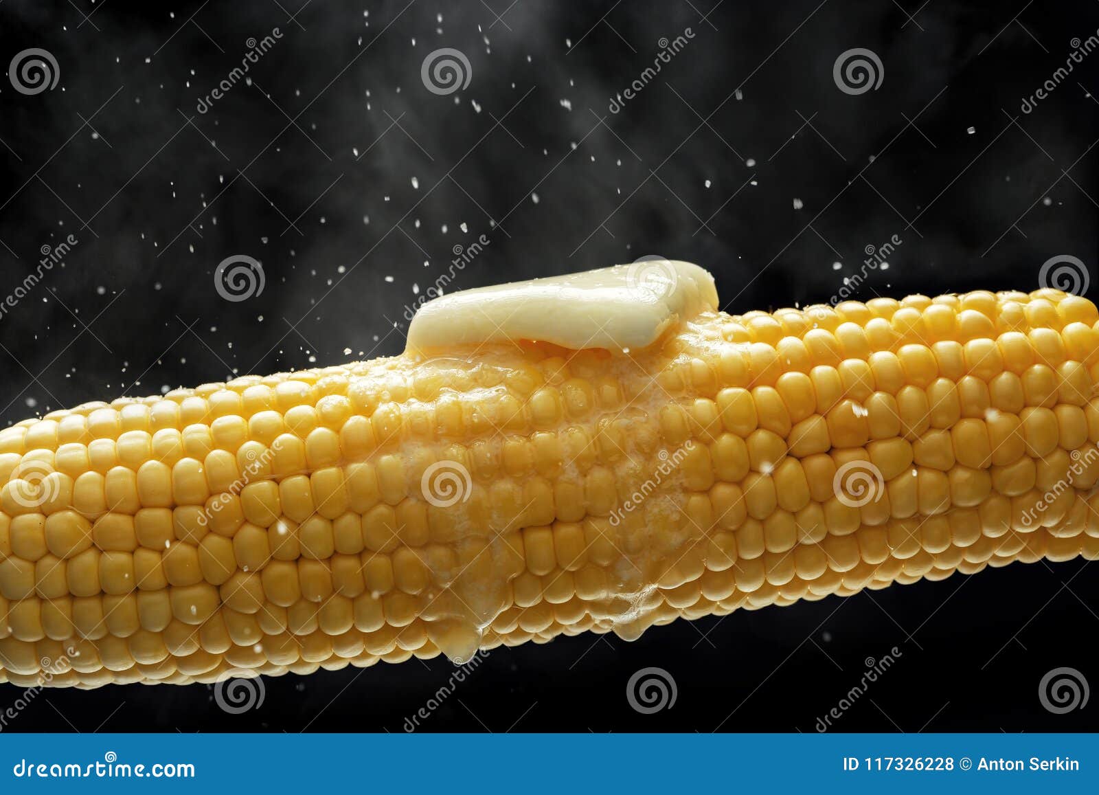 Milho Quente Com Manteiga E Sal Foto de Stock - Imagem de pipoca ...