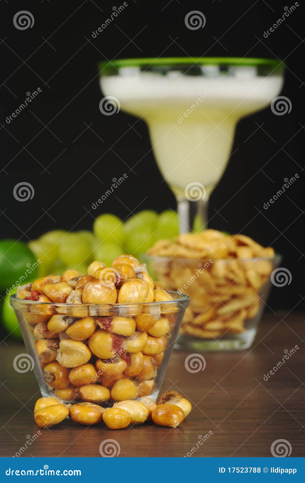 Milho Roasted Peruano (Cancha) Foto de Stock - Imagem de coquetel ...