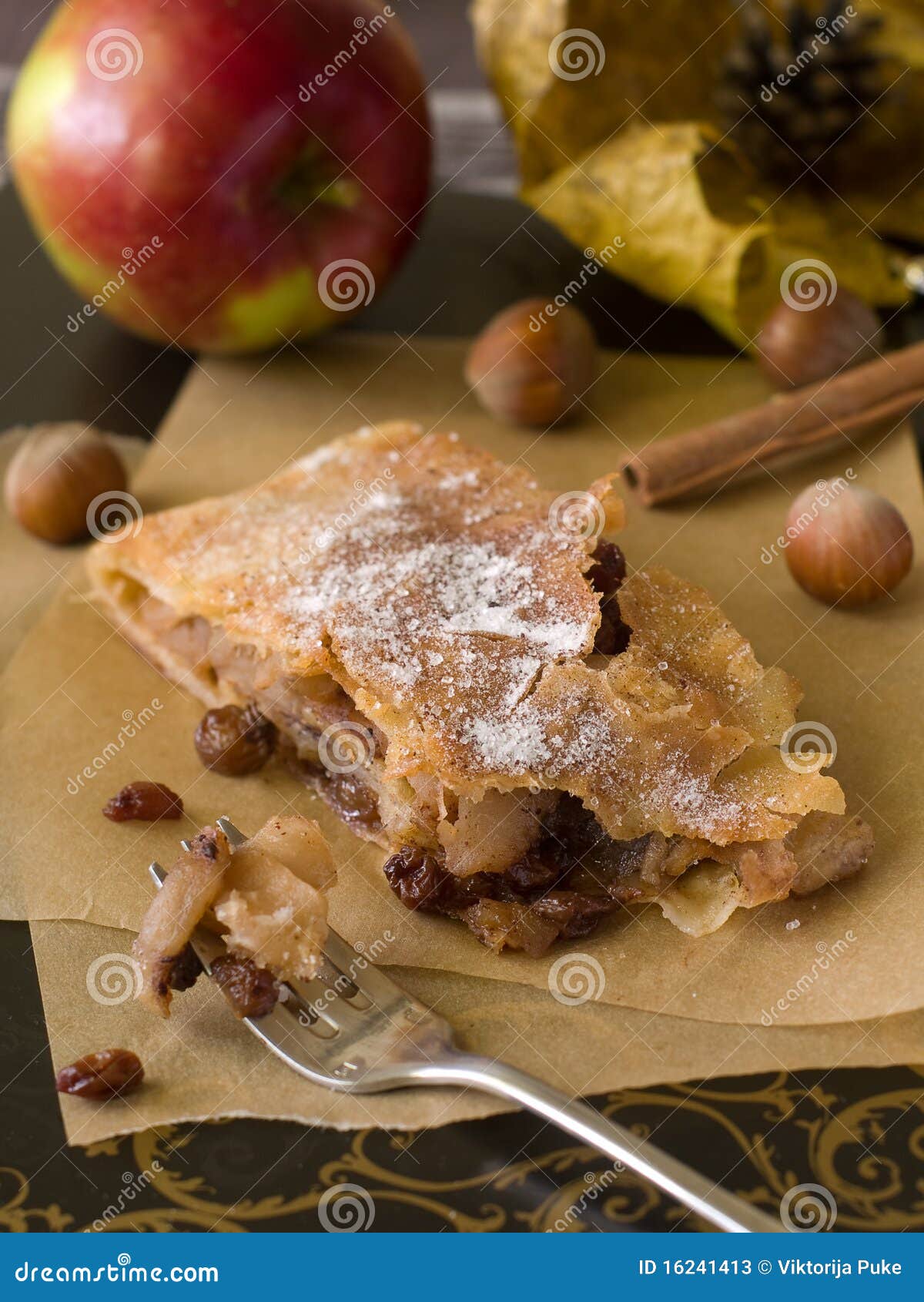 Milhojas imagen de archivo. Imagen de cinamomo, hornada - 16241413