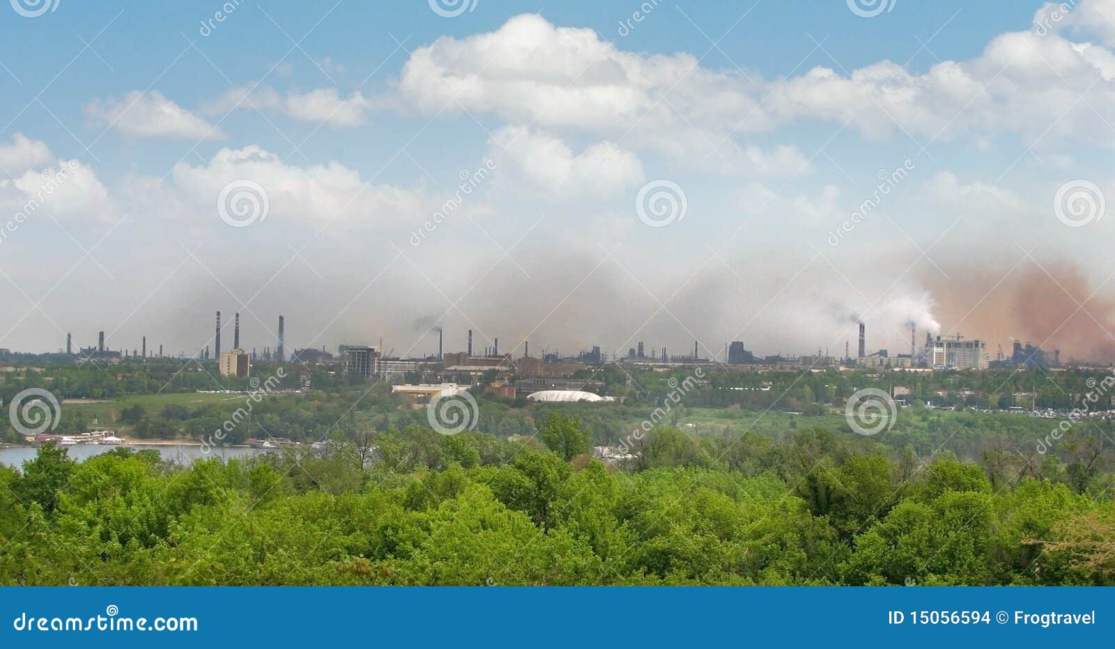 Milieuvervuiling stock foto. Image of panorama, pijpen - 15056594