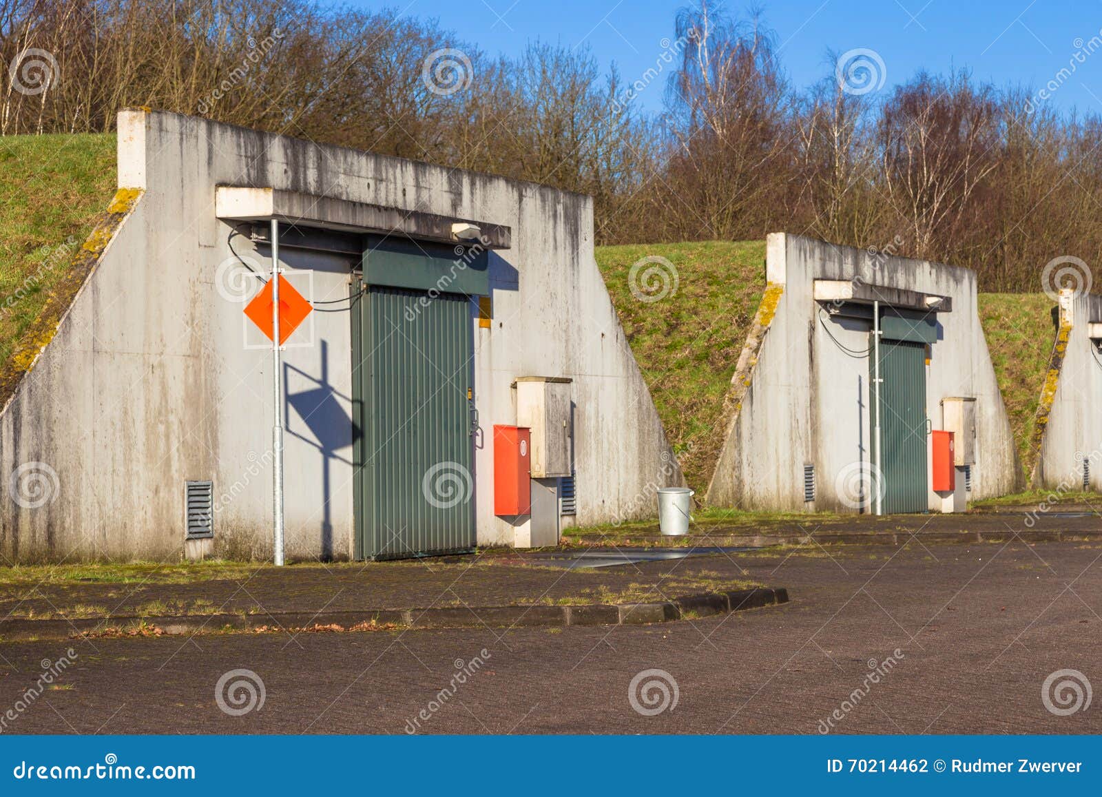 Militaire Explosieve Bunker Stock Foto - Image of doos, basis: 70214462