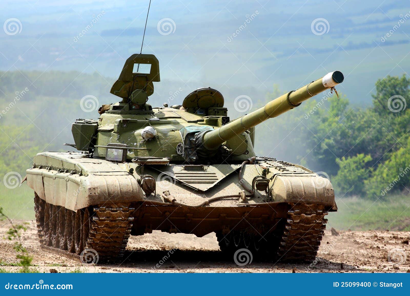 Militaire tank stock foto. Image of spoor, kanon, militair - 25099400