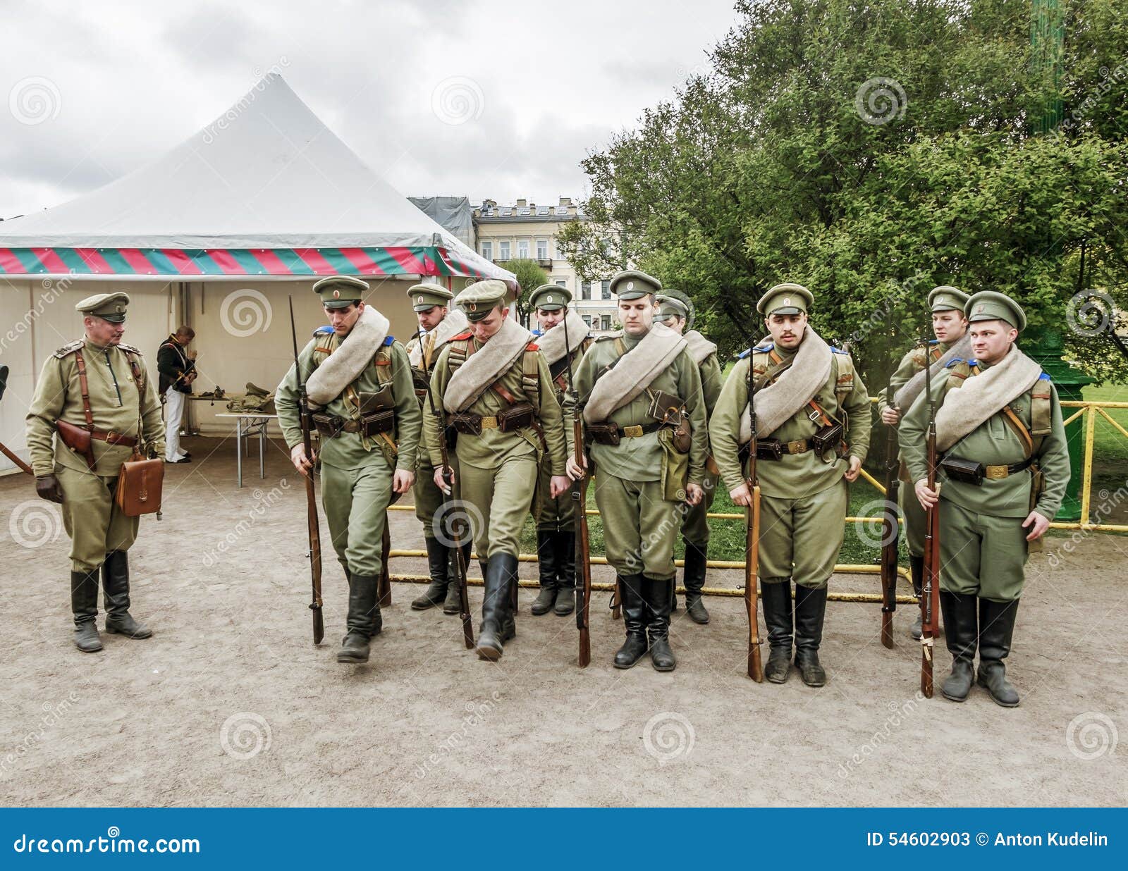 Militairen Van Het Keizer Russische Leger in Historische Reconstructi ...