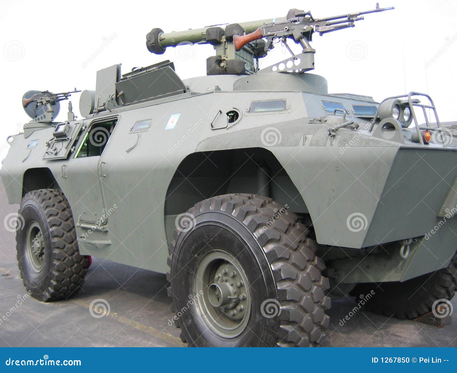 Militar - El Tanque Con La Ametralladora Foto de archivo - Imagen de ...