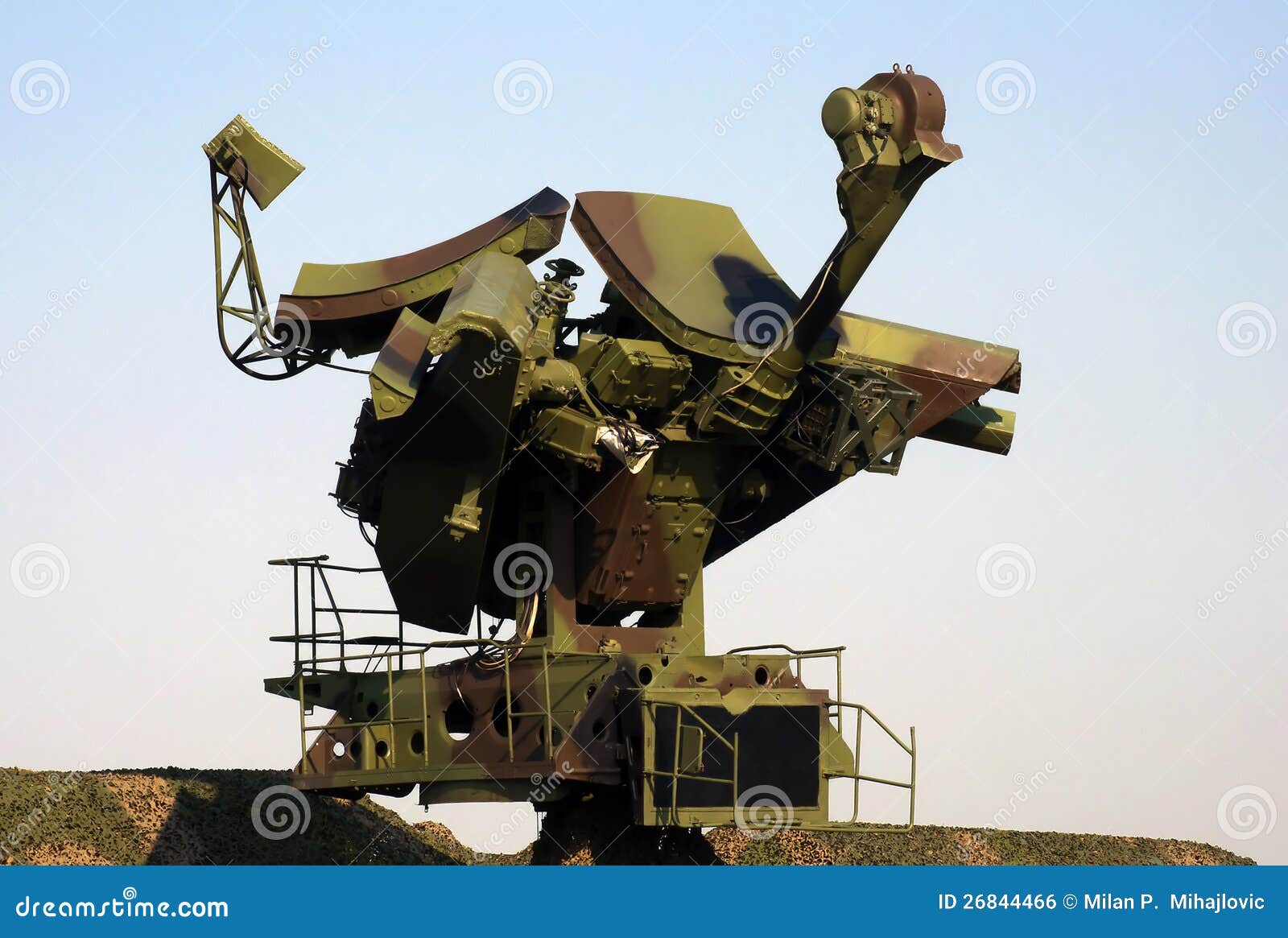 Militari mobili radar-3 fotografia stock. Immagine di difesa - 26844466