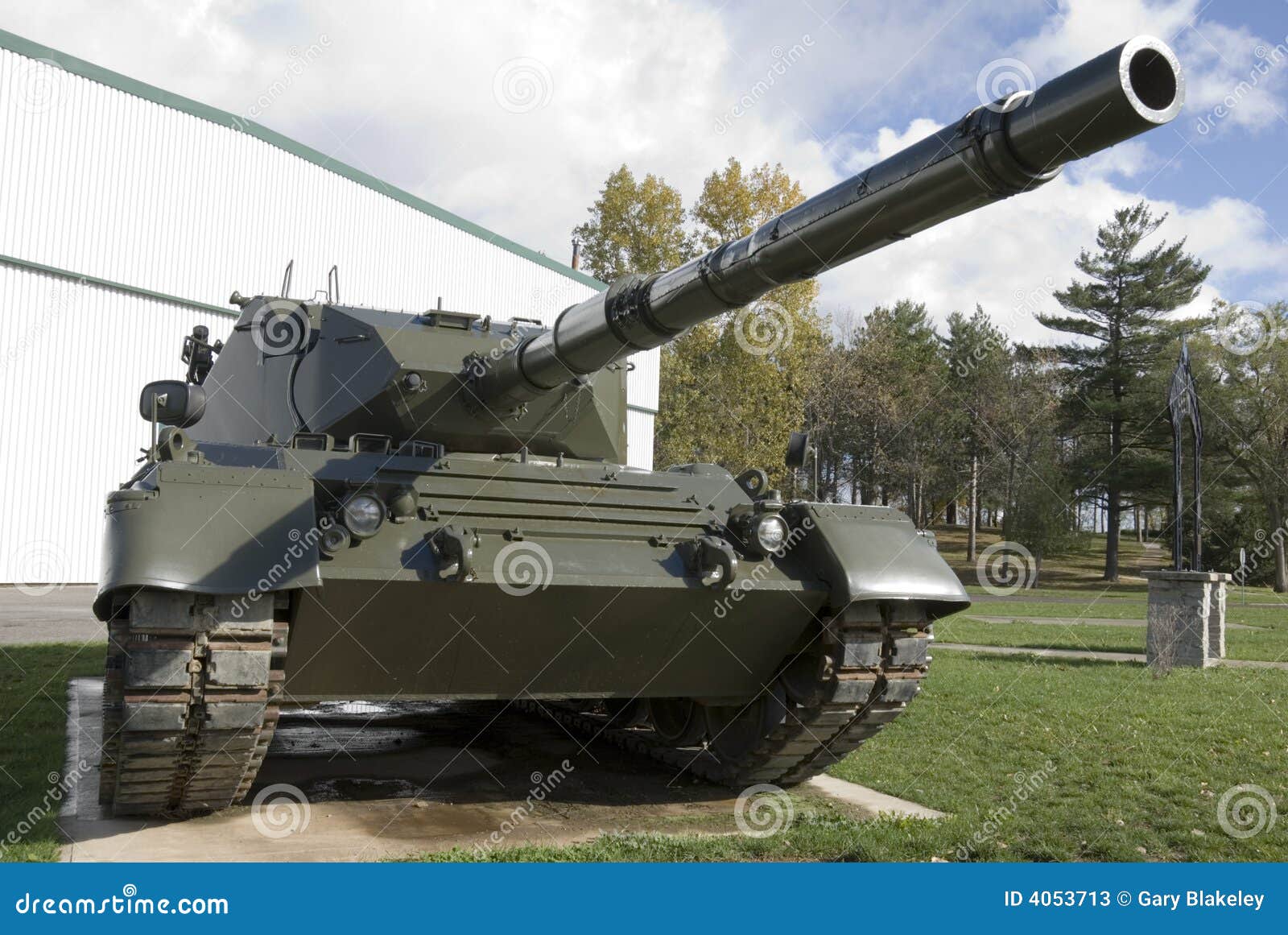 Military Tank stock image. Image of fight, front, army - 4053713