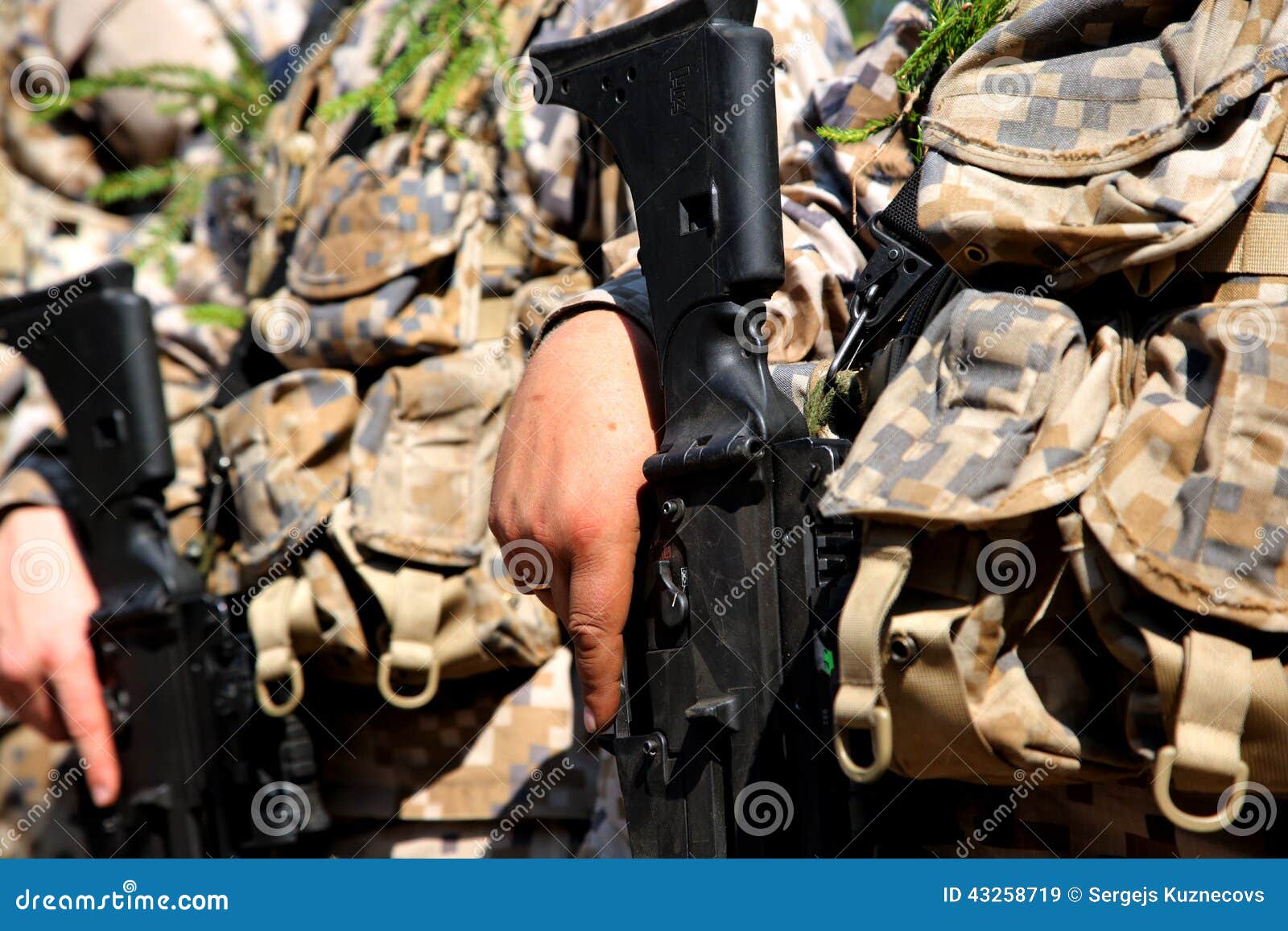 Militate obraz stock editorial. Obraz złożonej z militate - 43258719