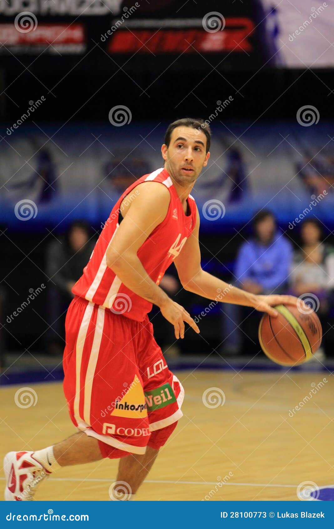 Miljam Pavkovic - Baloncesto Foto de archivo editorial - Imagen de ...