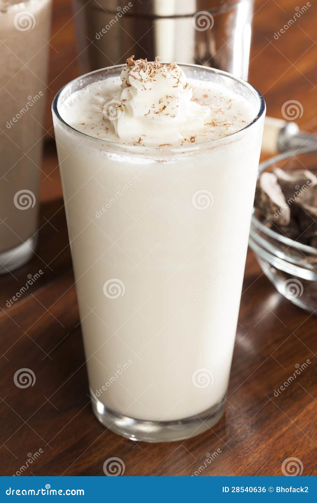 Milk shake rico e cremoso foto de stock. Imagem de chocolate - 28540636