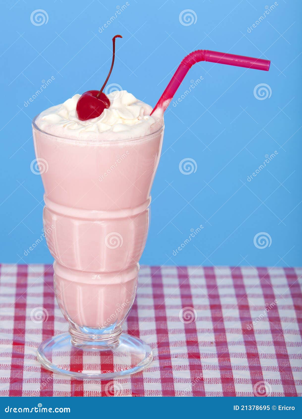 Milkshake de la fresa imagen de archivo. Imagen de sabroso - 21378695