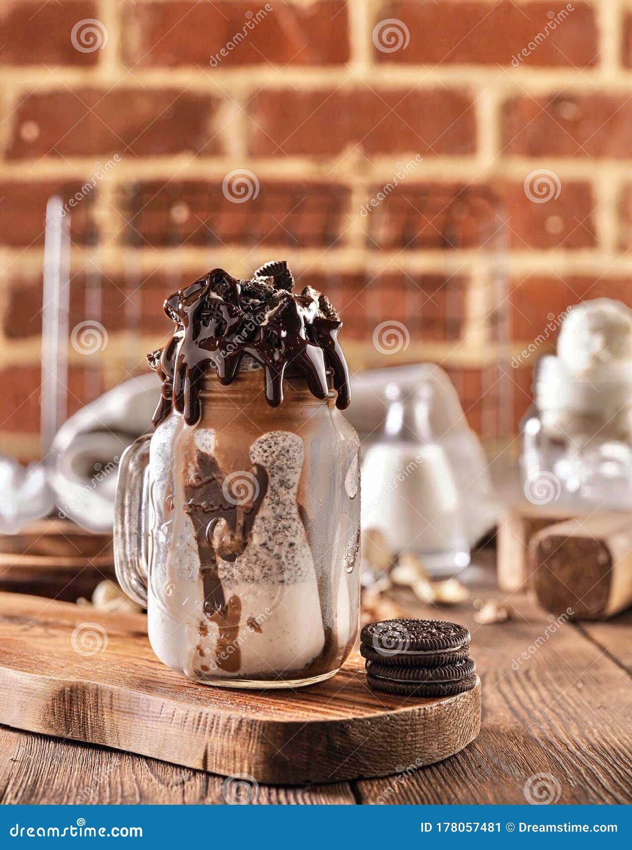 Milkshake Oreo with Dark Chocolate Stock Image - Image of food, hood ...
