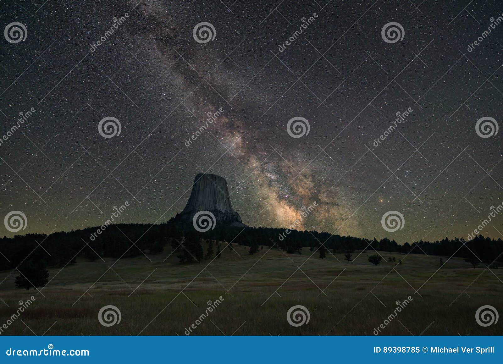 Milky Way Galaxy Over Devils Tower Stock Image - Image of dark, south ...