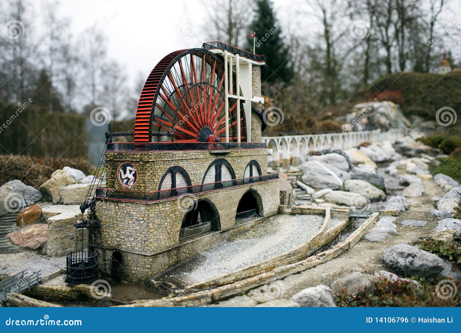 Mill wheel stock photo. Image of park, travel, waterwheel - 14106796