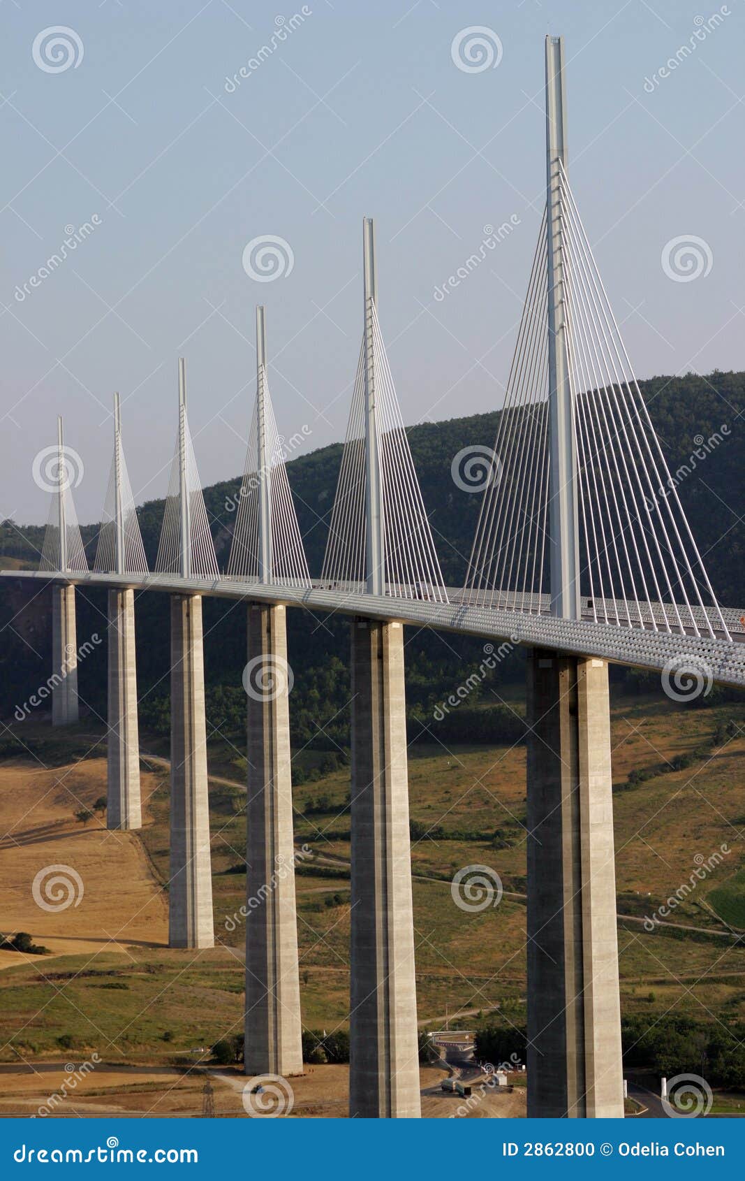 Millau-Brücke redaktionelles bild. Bild von höchste, verkehr - 2862800