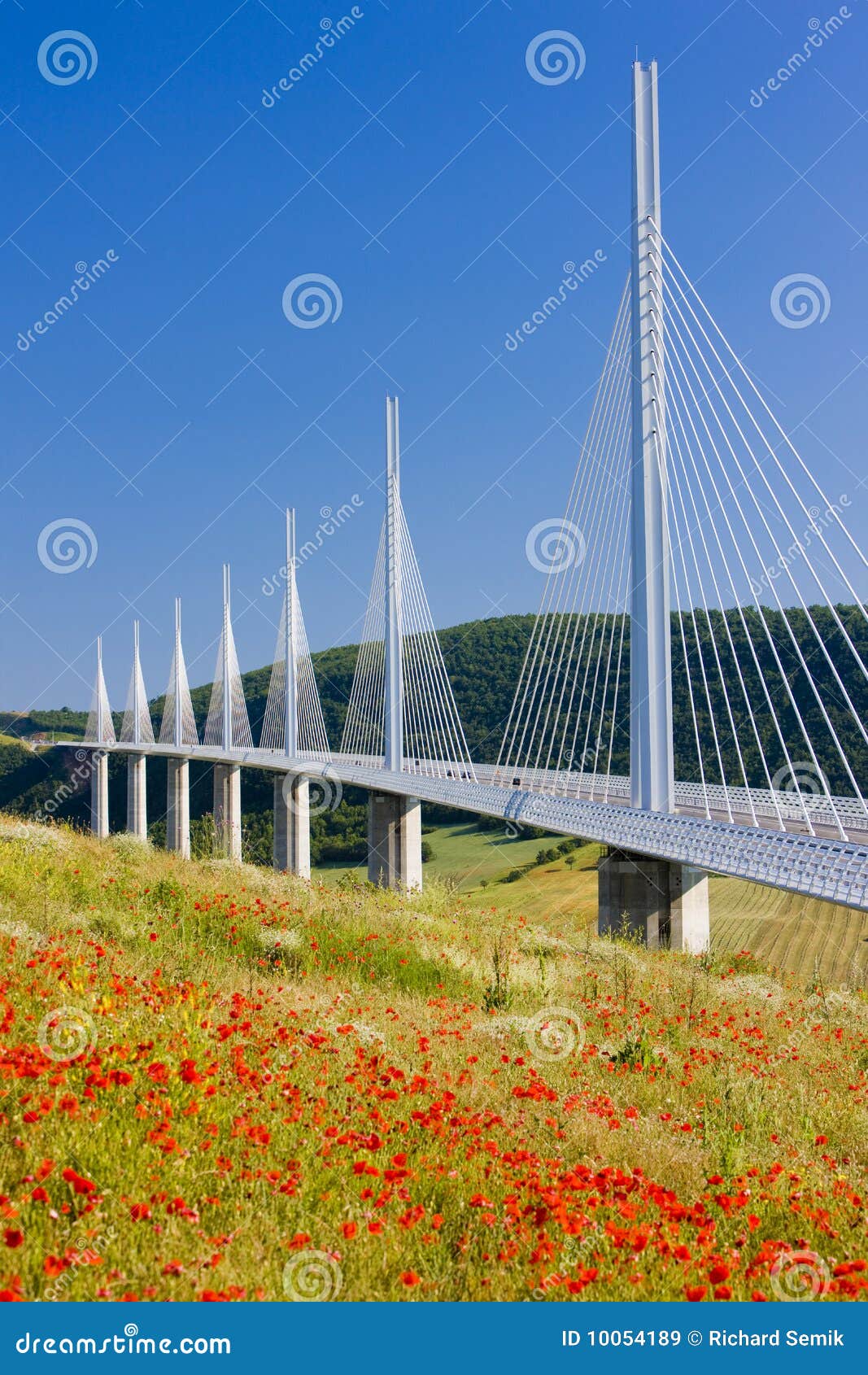 Millau Viaduct editorial stock image. Image of outside - 10054189