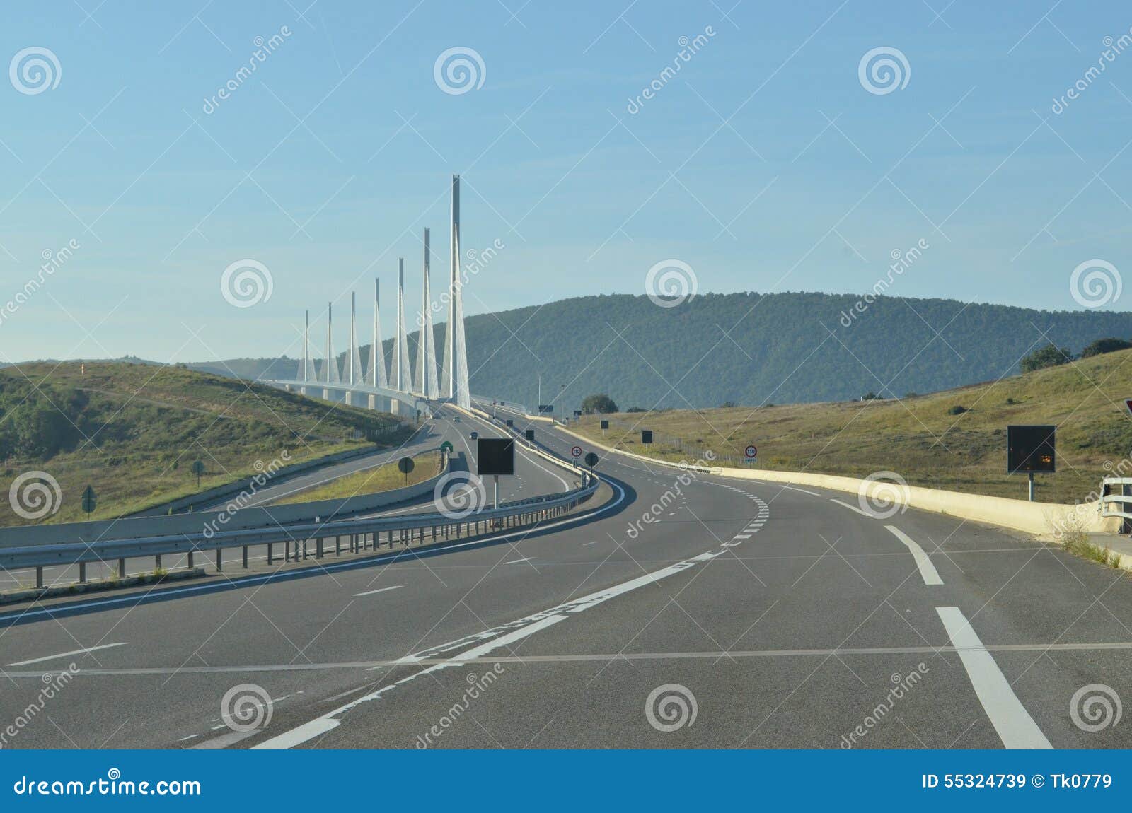 Driver's View Digital Rear-view Mirror, Enhanced Visibility Polestar 2 ...