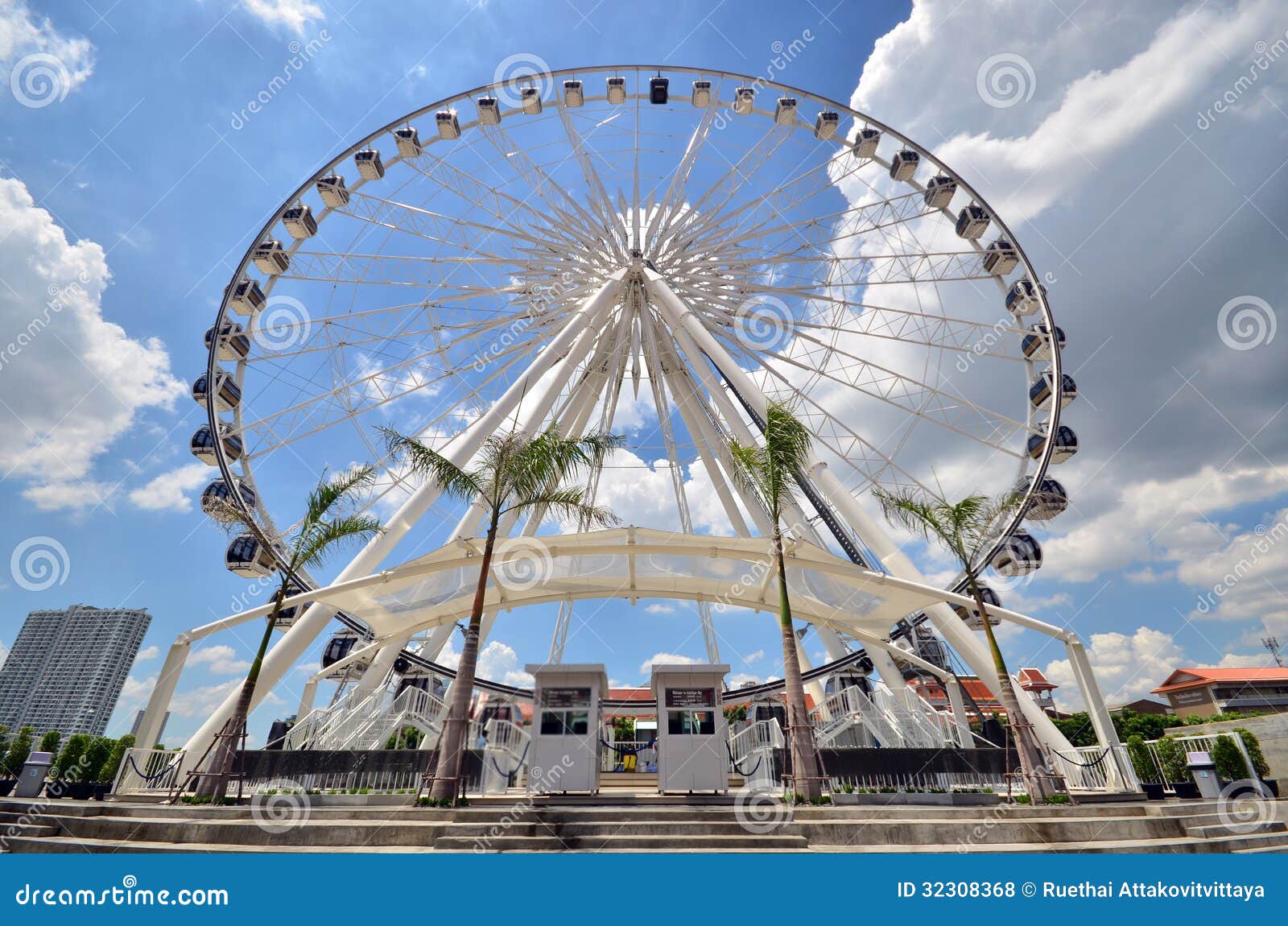 Millennium Wheel stock photo. Image of architecture, travel - 32308368