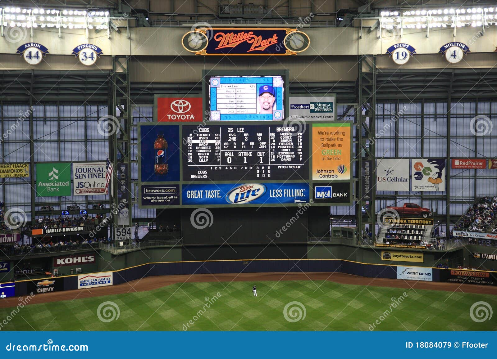 Miller Park - Milwaukee Brewers Editorial Stock Image - Image of field ...