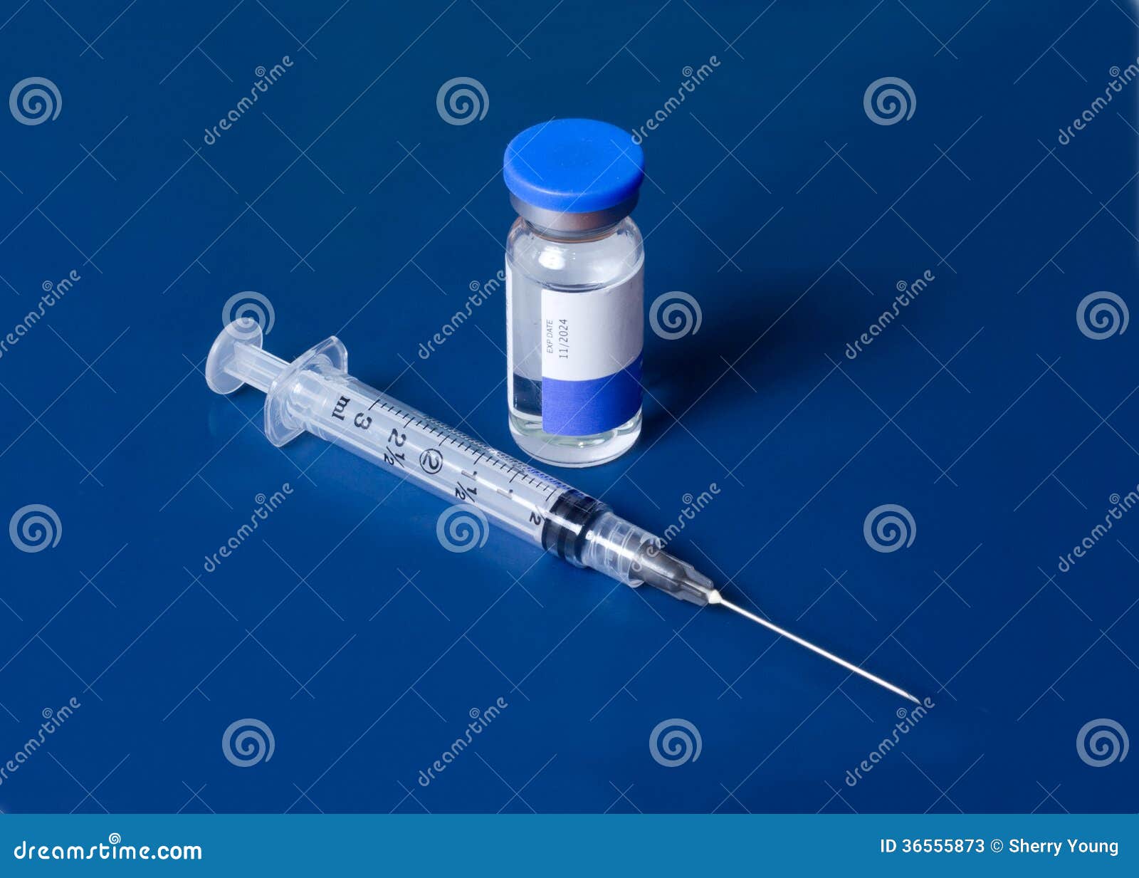 3 Milliliter-Spritze stockbild. Bild von medizin, einspritzung - 36555873