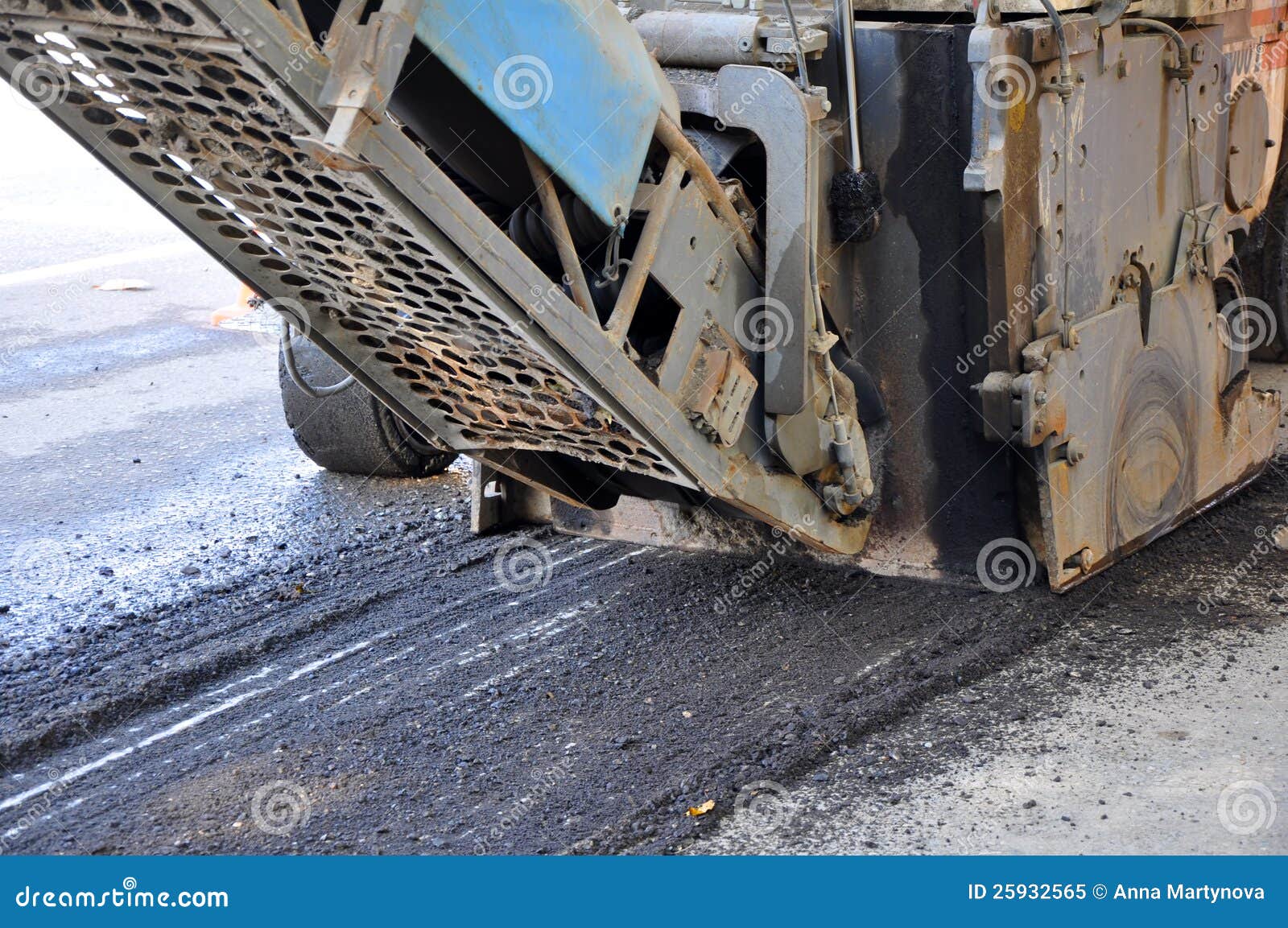 Milling of asphalt stock image. Image of engineering - 25932565