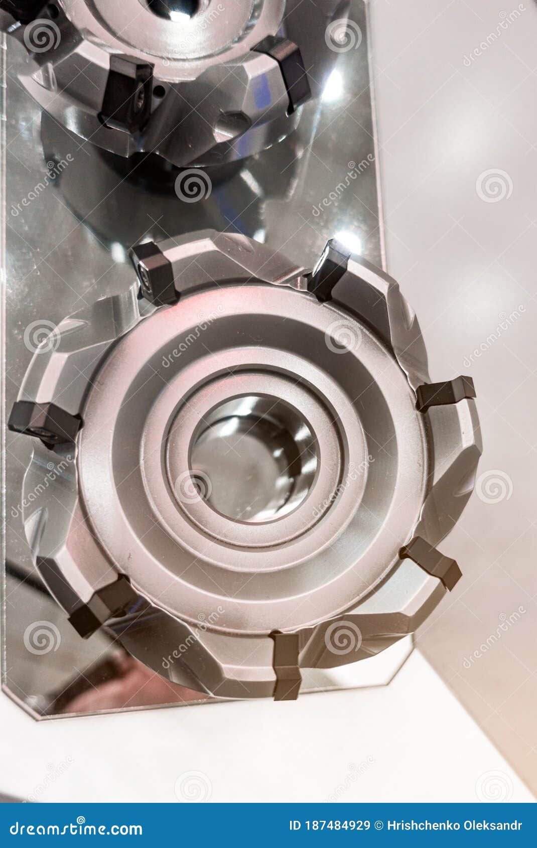 Milling Cutters with Mechanical Fastening of Many-sided Cutting Inserts ...