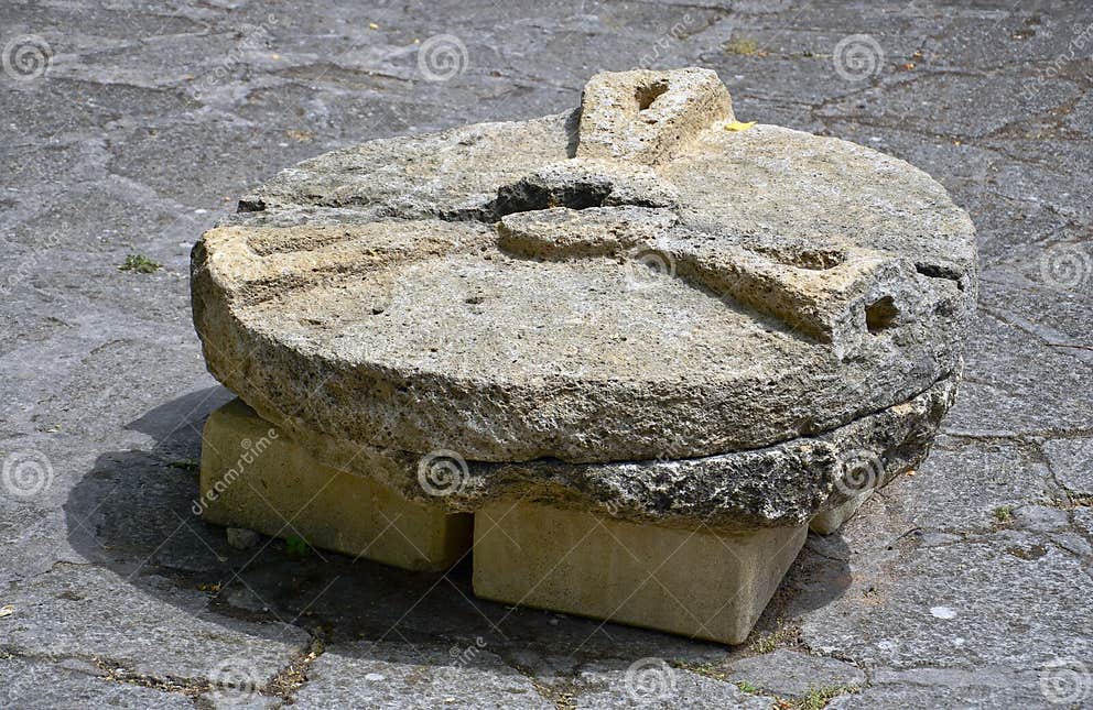 Millstone stock image. Image of circle, flour, horizontal - 25315977