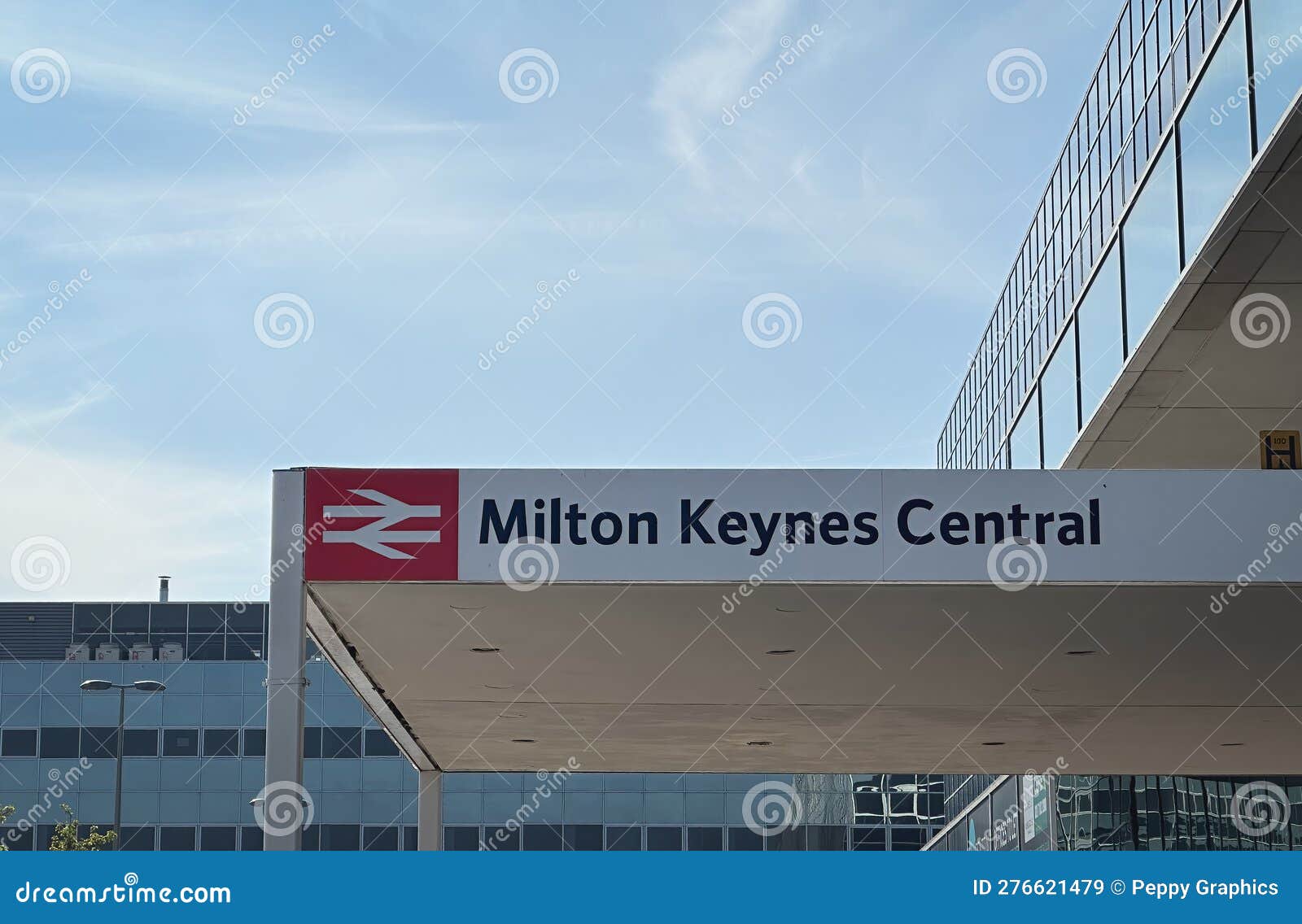 Milton Keynes Central Train Station Editorial Stock Image - Image of ...