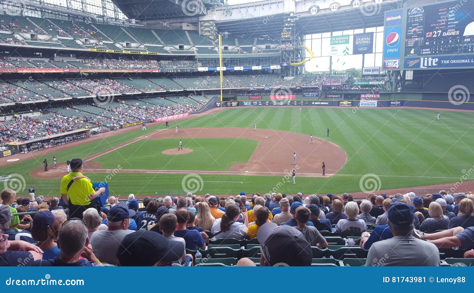 Milwaukee baseball editorial photo. Image of baseball - 81743981