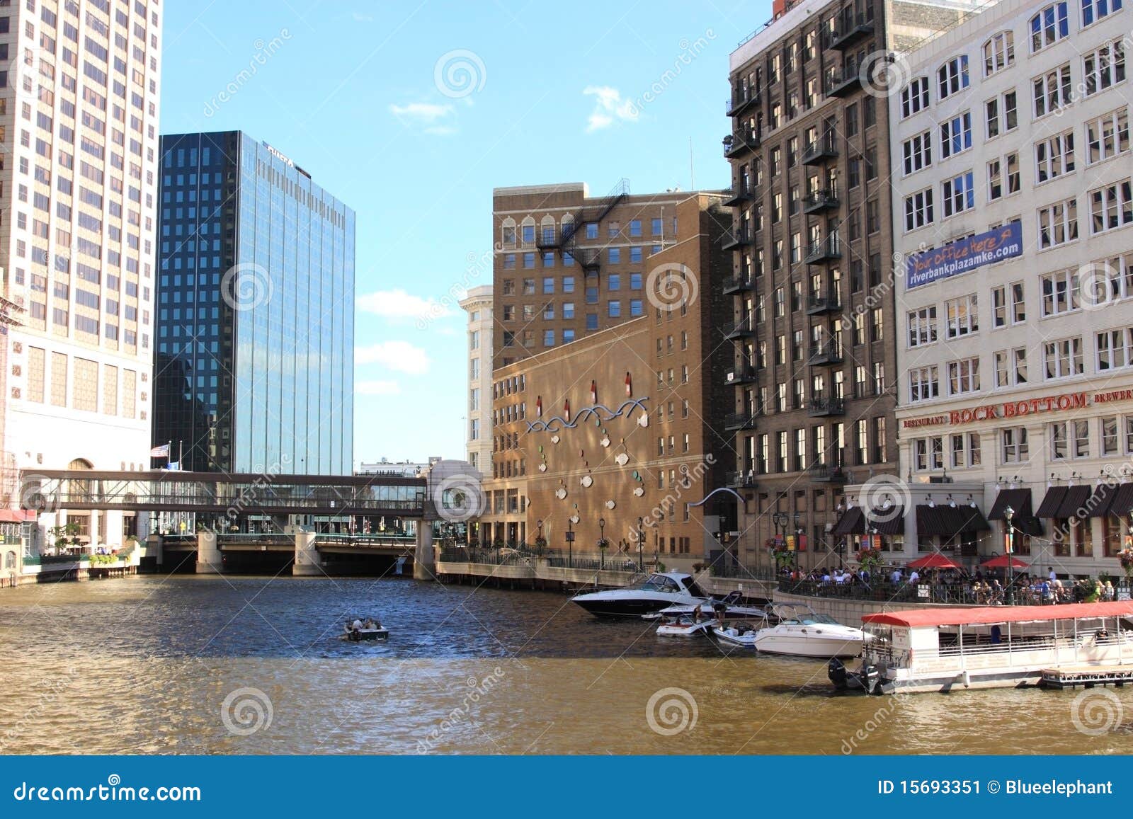 Milwaukee river editorial photo. Image of landscape, city - 15693351