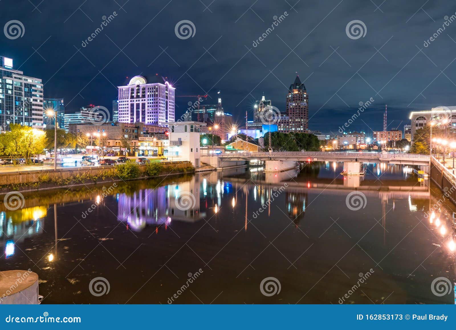Milwaukee, Wisconsin Night Skyline Stock Image - Image of city, travel ...