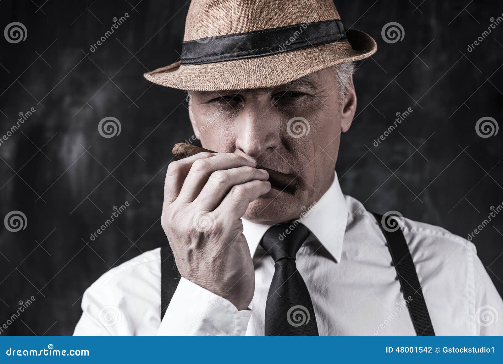 Min favorit- cigarr arkivfoto. Bild av affärsman, favorit - 48001542