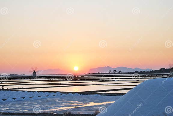Mina de sal de Marsala foto de archivo. Imagen de islas - 8121178