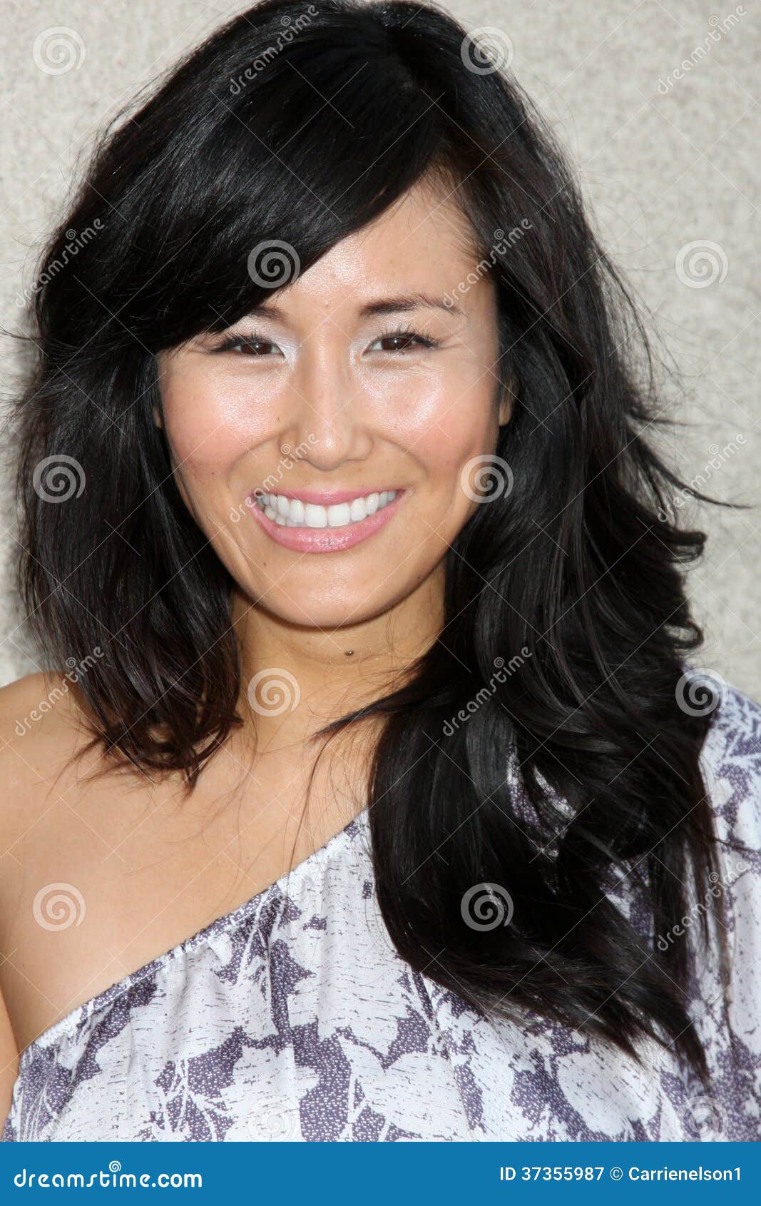 Minae Noji editorial photography. Image of airtel, minae - 37355987