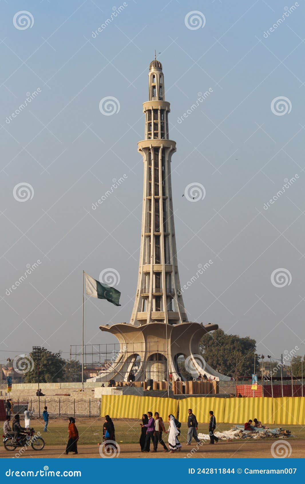 Minar e Pakistan editorial stock image. Image of march - 242811844