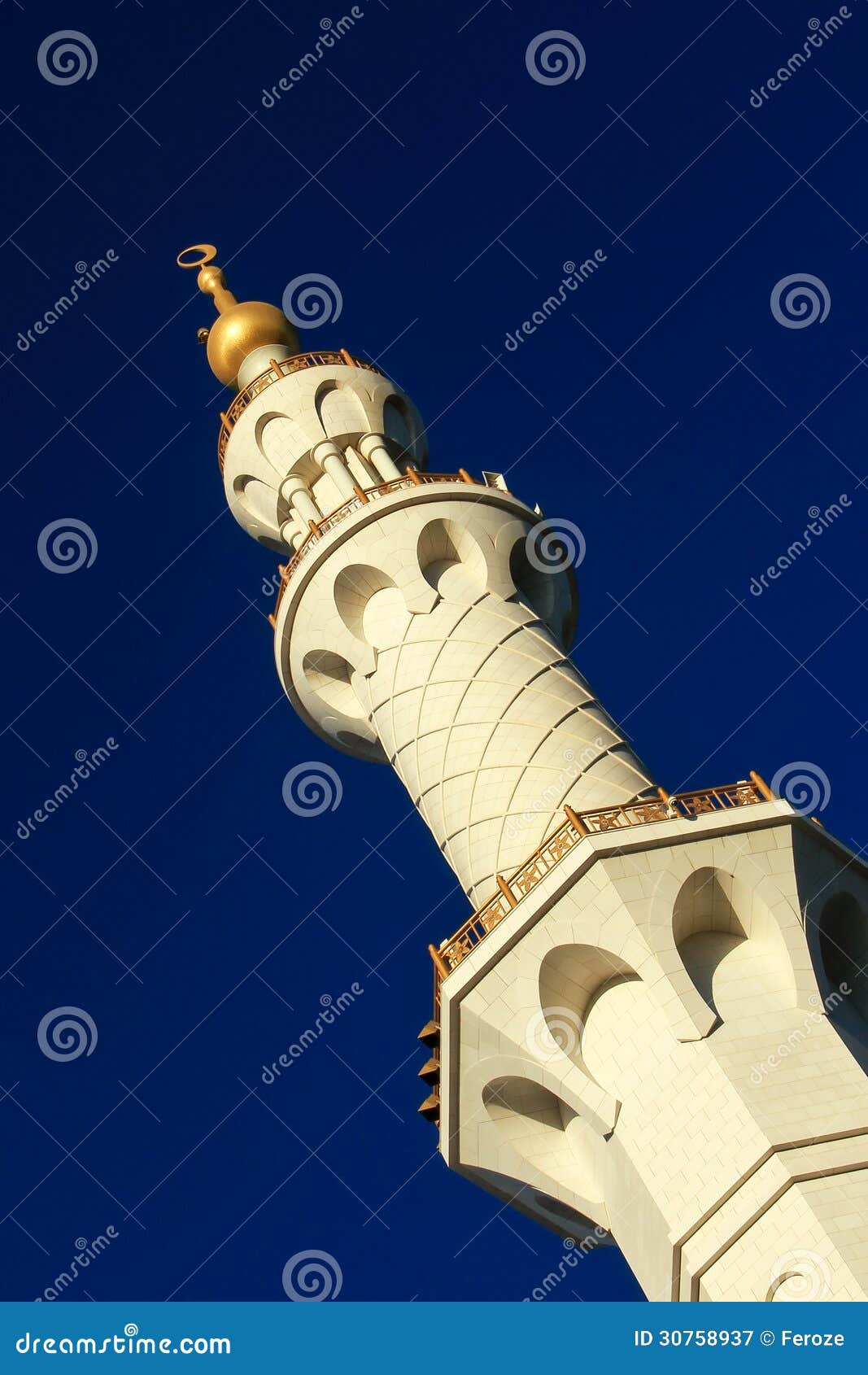 Minaret image stock. Image du construction, emirats, prières - 30758937