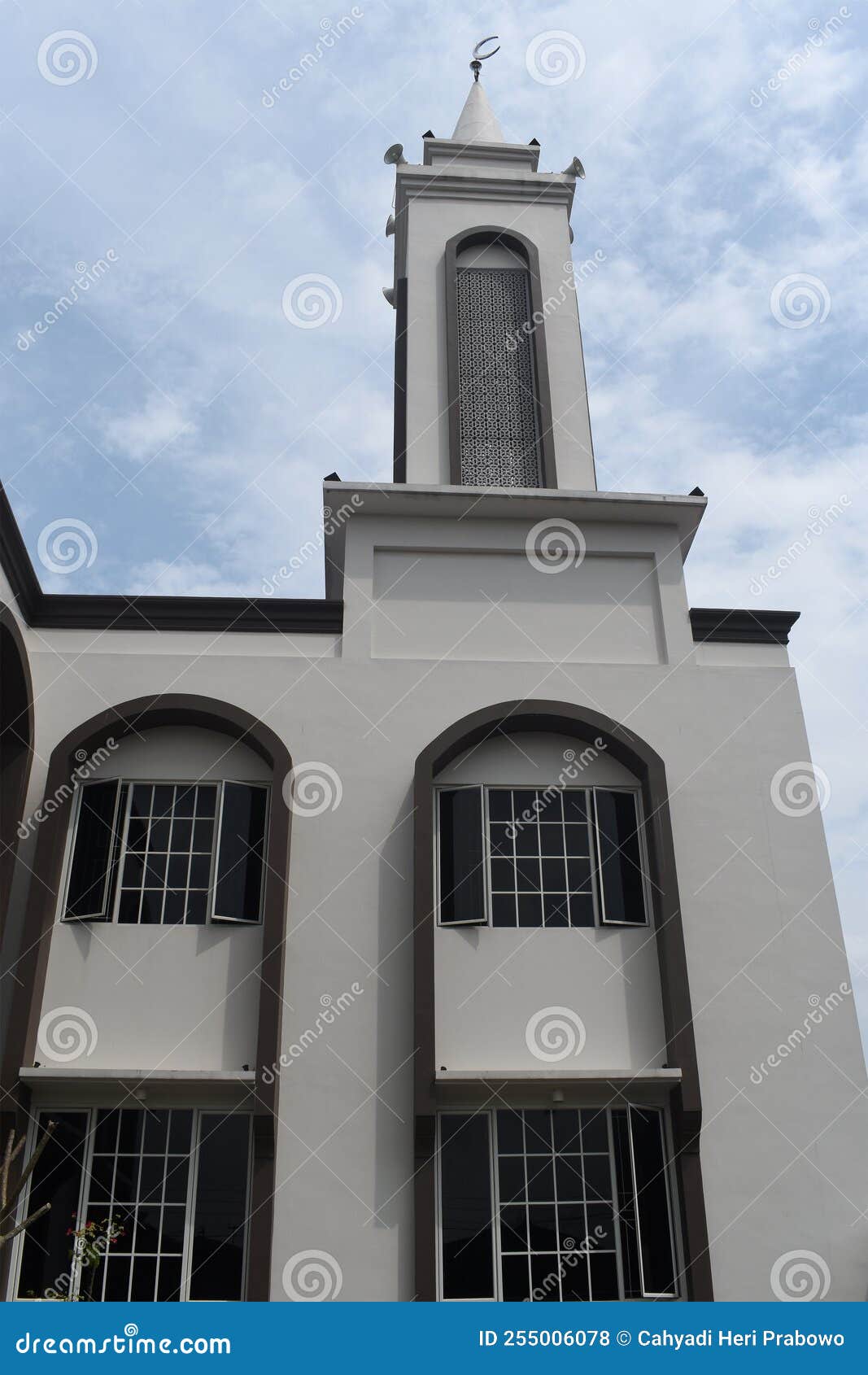 The Minaret of Ar Rahman Mosque Stock Photo - Image of minaret, column ...