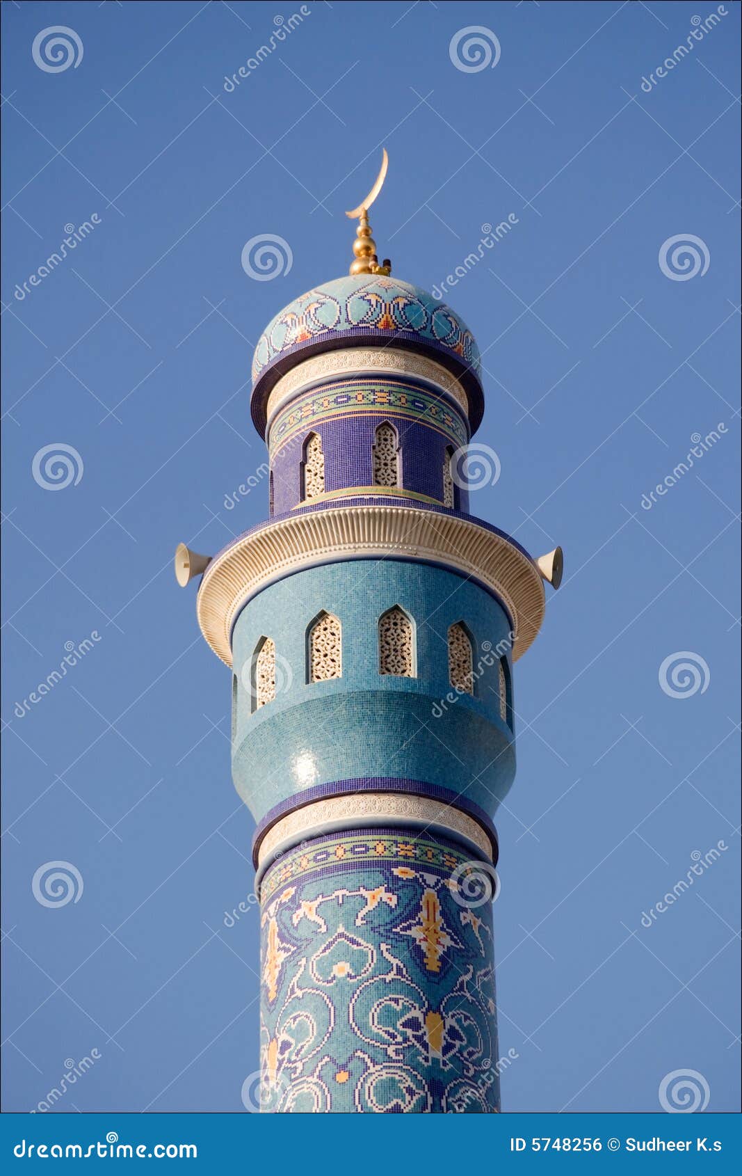 Minaret at Muttrah in Muscat, Oman Stock Photo - Image of column ...