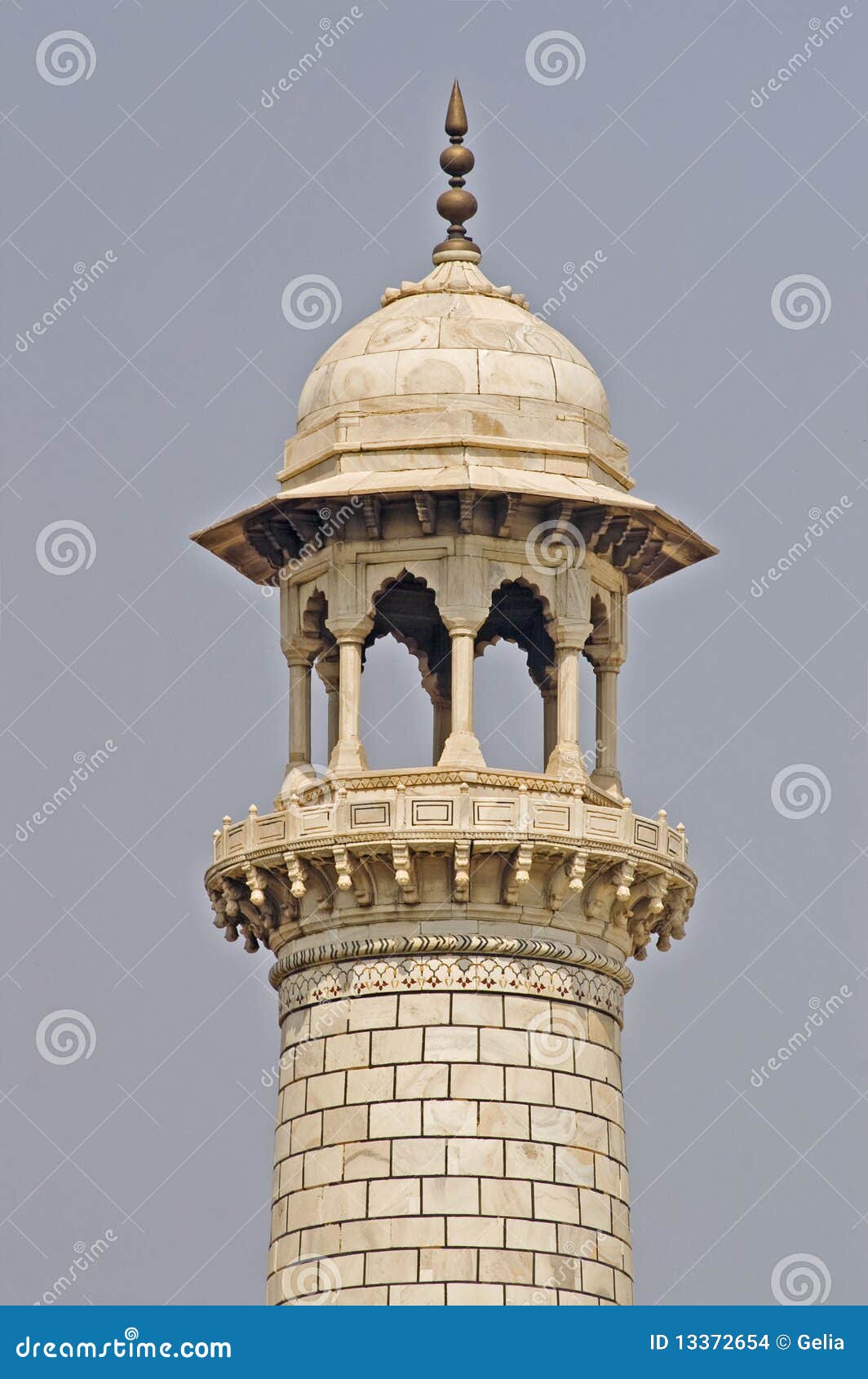 Minaret of Taj Mahal in India Stock Photo - Image of asia, architecture ...