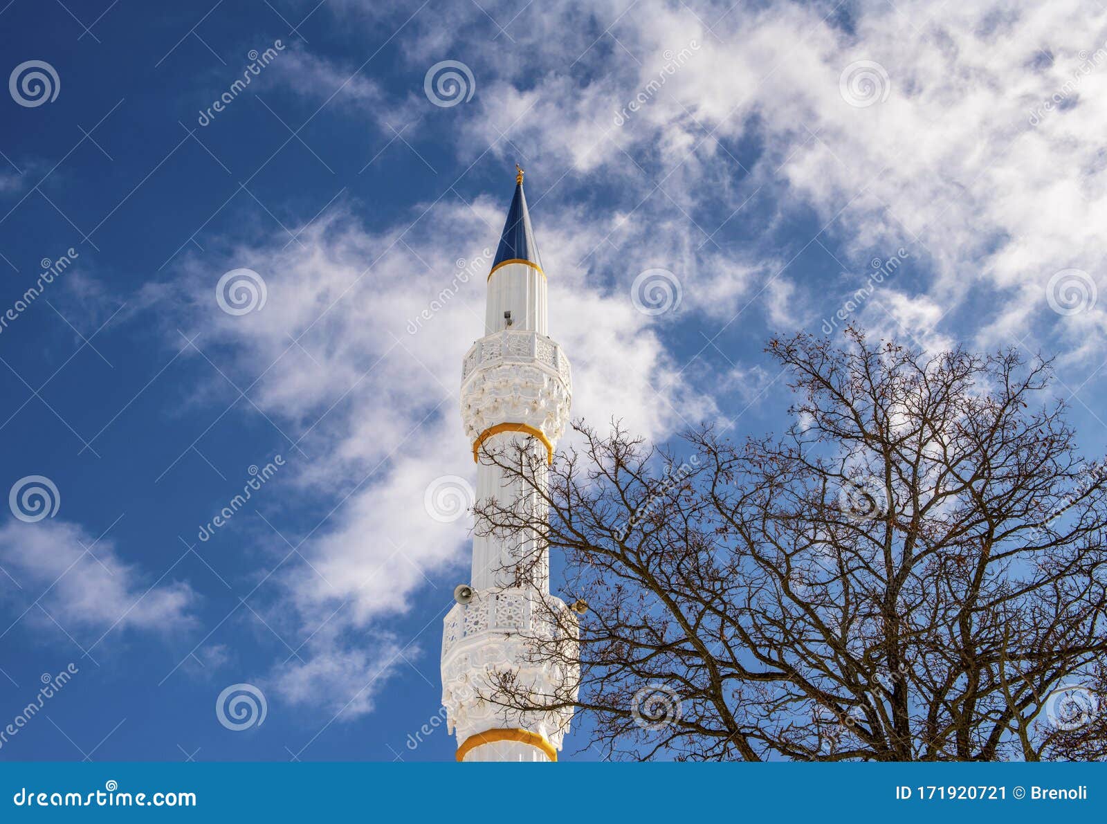 Minaret Mosque with Blue Background Stock Image - Image of dome, gold ...