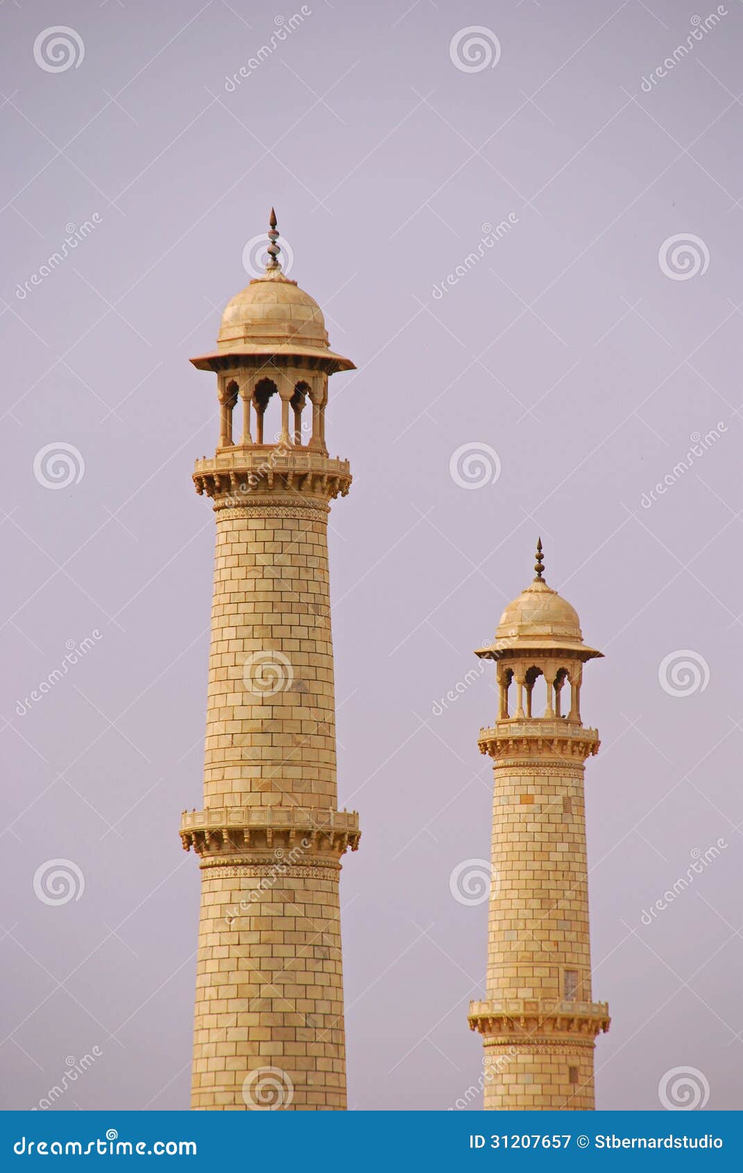 Minarete de Taj Mahal imagem de stock. Imagem de diminuto - 31207657
