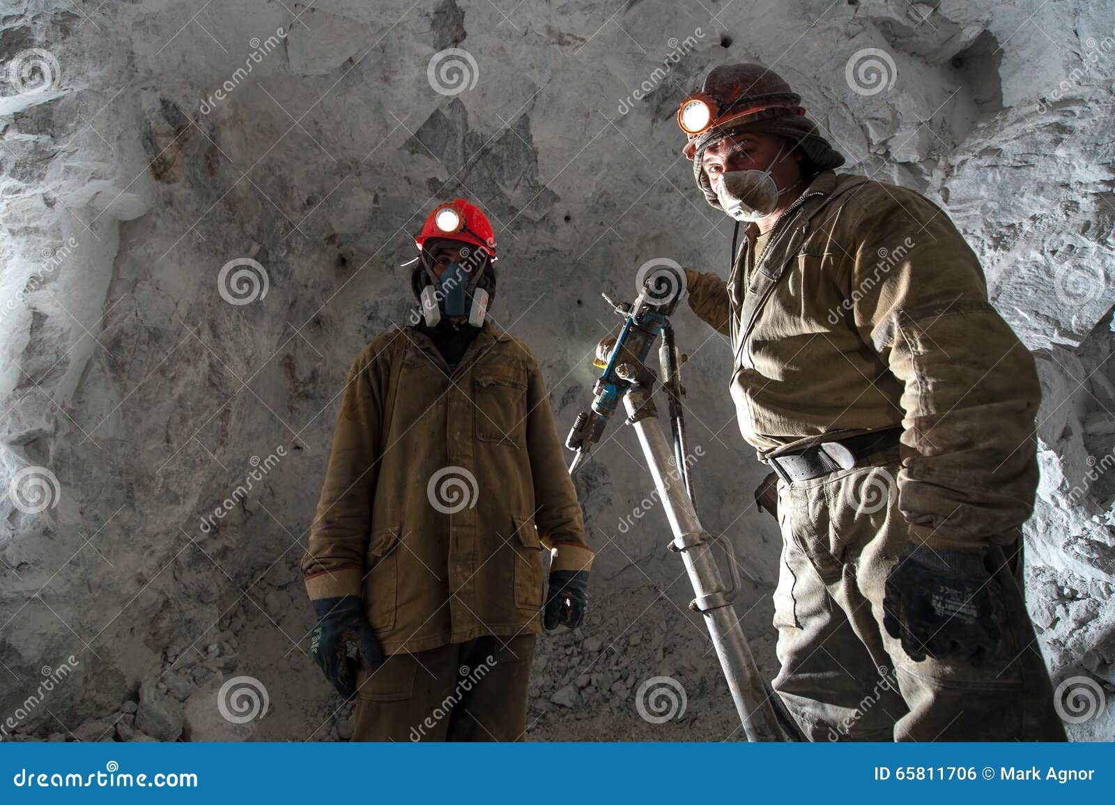 Minatore Dentro Una Miniera D'oro Fotografia Editoriale - Immagine di ...