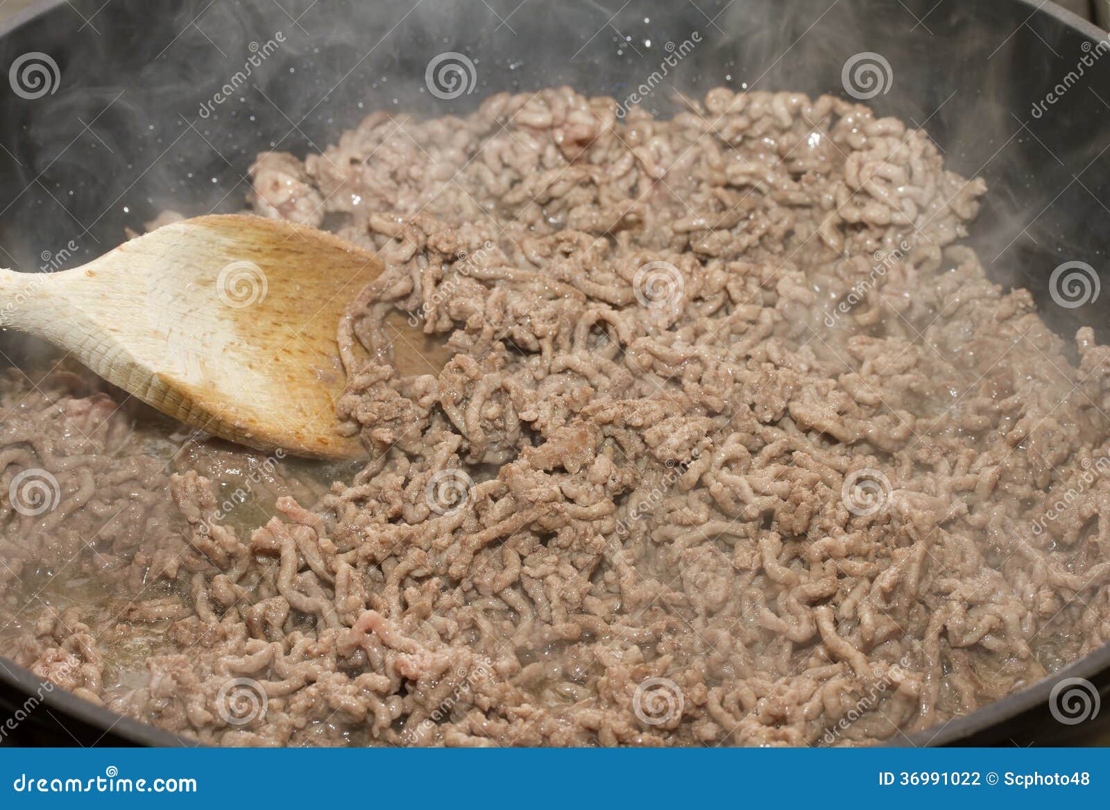 Mince browning in pan stock photo. Image of brown, meal - 36991022