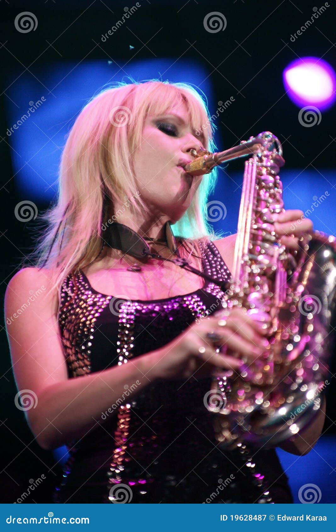 Mindi Abair editorial photography. Image of arab, emirates - 19628487