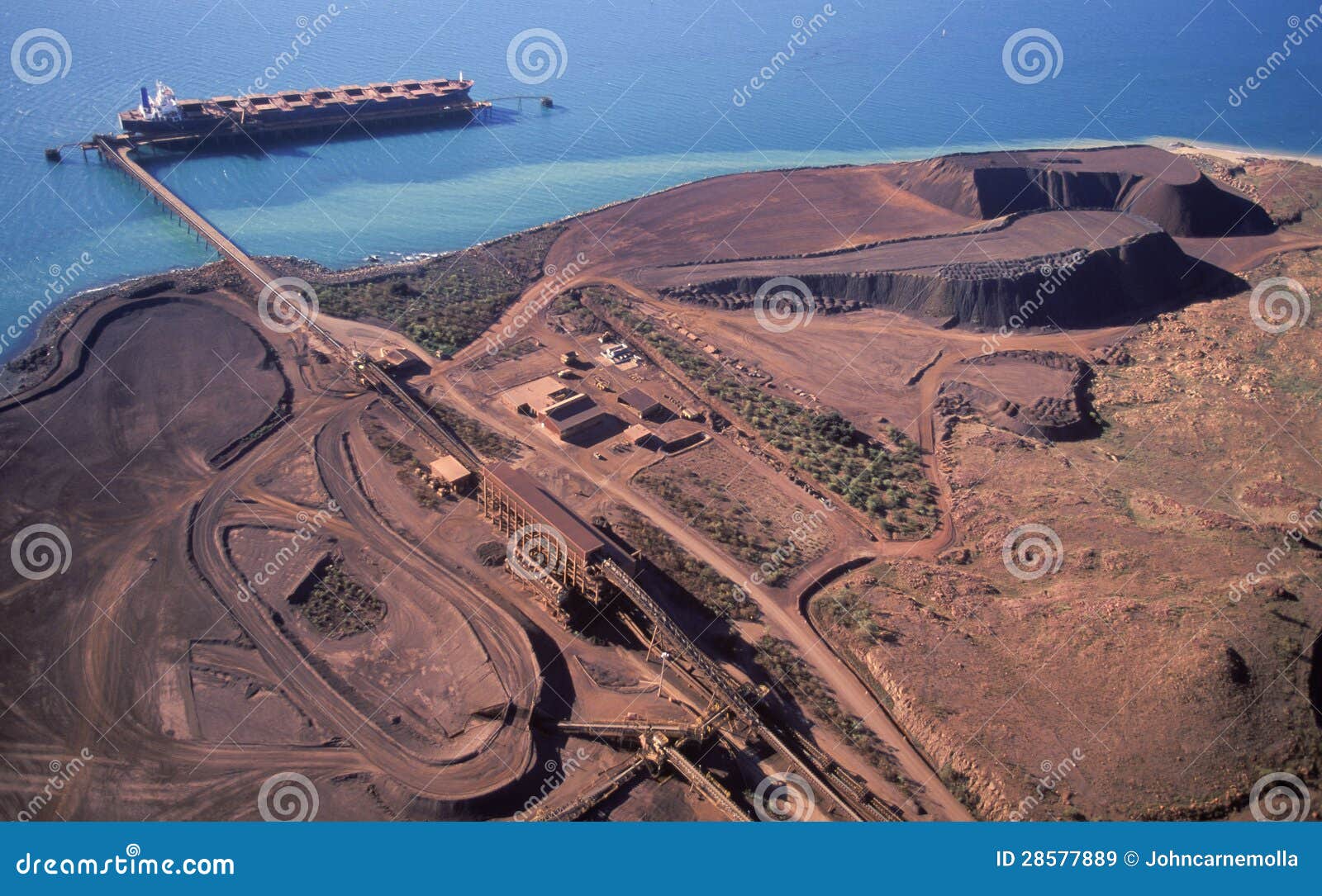 Mine de fer image stock. Image du minerais, réserve, minerai - 28577889